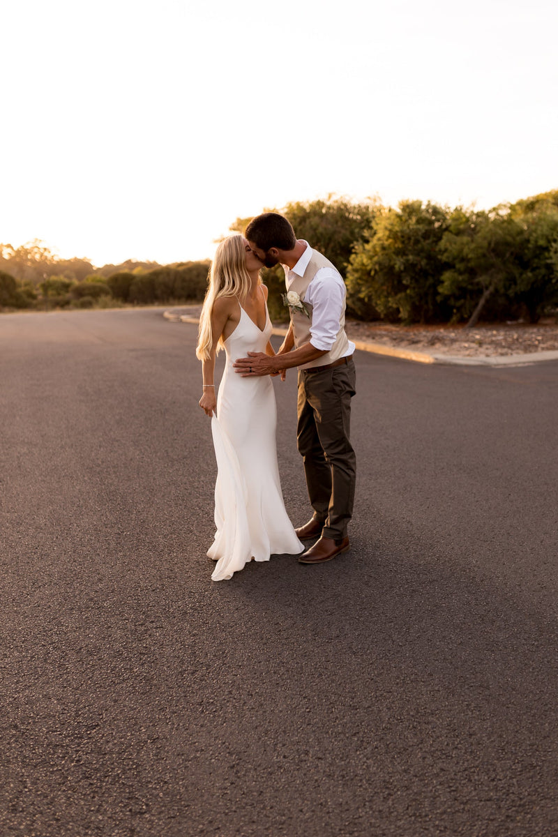 GRACE Bride Abby in the Summer – Grace Loves Lace EU