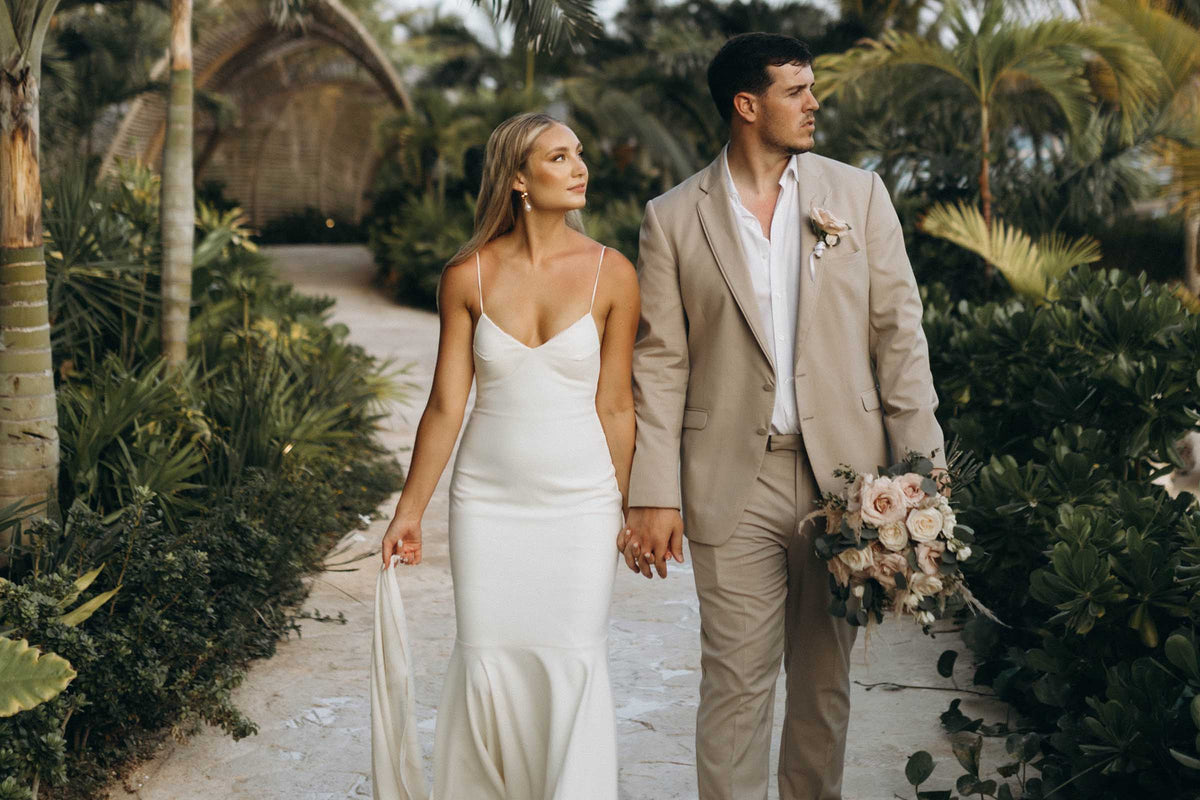 Connor & Mackenzie in the Clo Crepe Gown – Grace Loves Lace EU